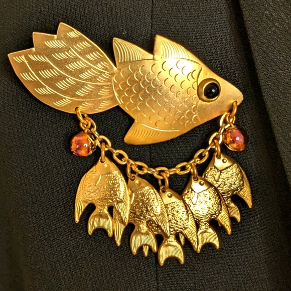 Vintage | Jewelry | Vintage Gold Fish With Gold Fish Charms Preowned ...